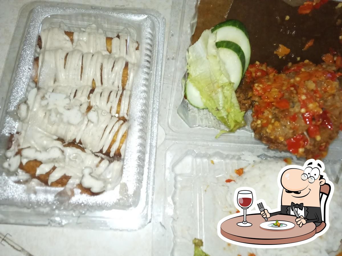 D'Celup Chicken Crispy Flamboyan, Medan - Restaurant menu, prices and ...