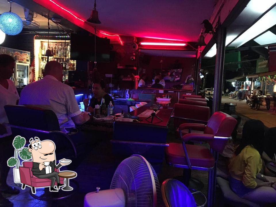 BLUE FLOWER BAR, Pattaya City - Restaurant reviews