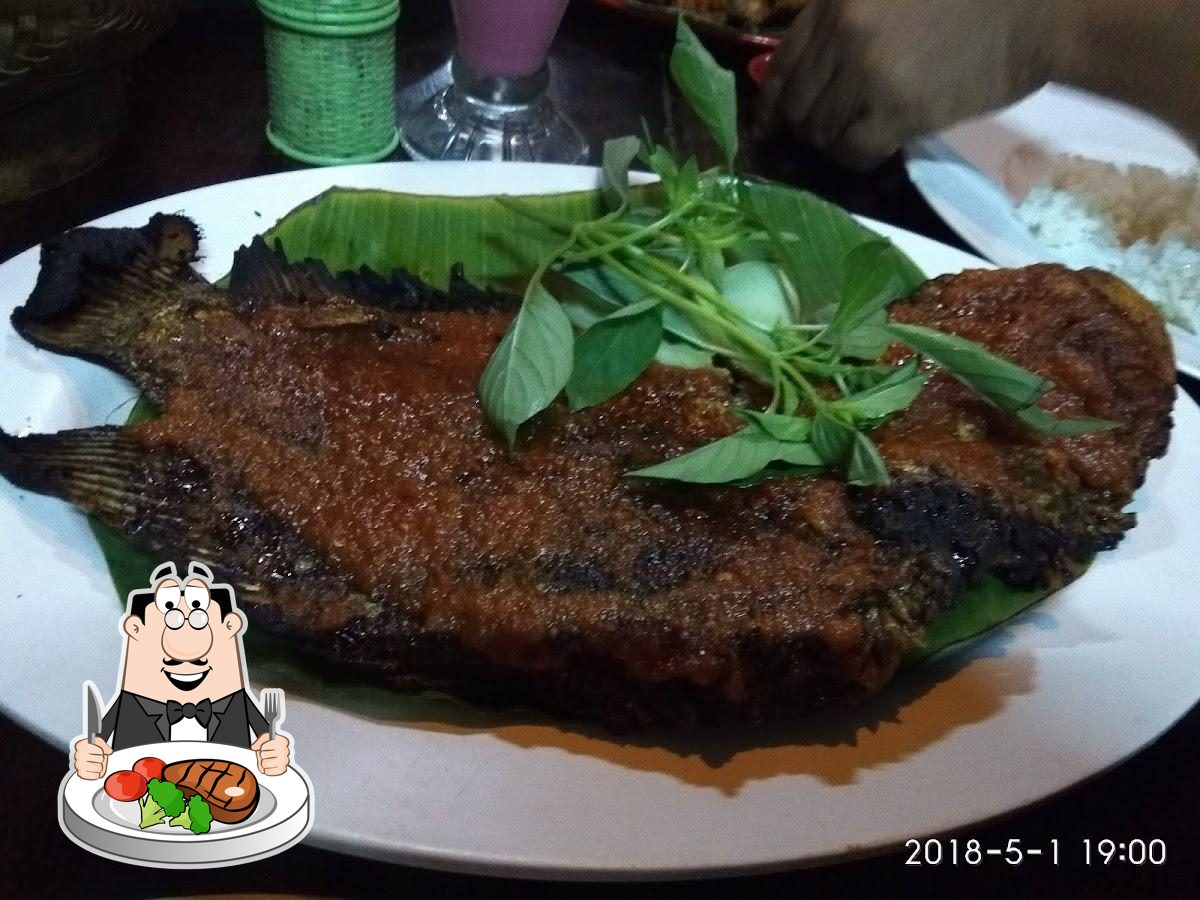 Warung Lesehan Rumadi restaurant, Surabaya, Jl. Raya Lidah Wetan No.26 ...