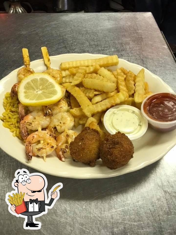 Elmo's East Lake Bar & Grill in USA - Restaurant reviews