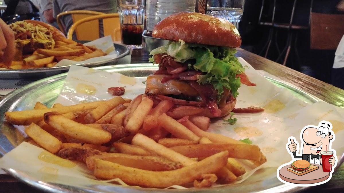 Barrio Burger, Medellín, Cra. 32 #2 Sur 47 - Restaurant reviews