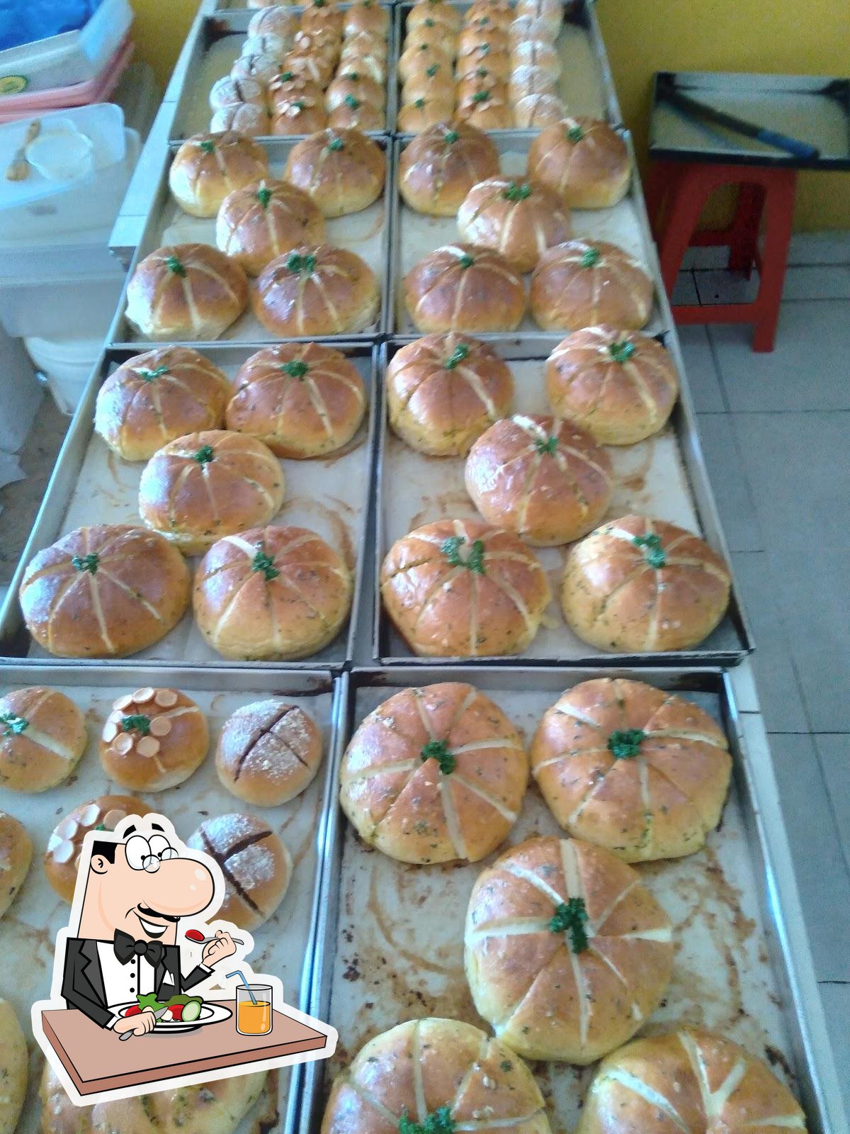 Roti & Kue Kusuma, Balecatur, 68G4+75R - Restaurant reviews