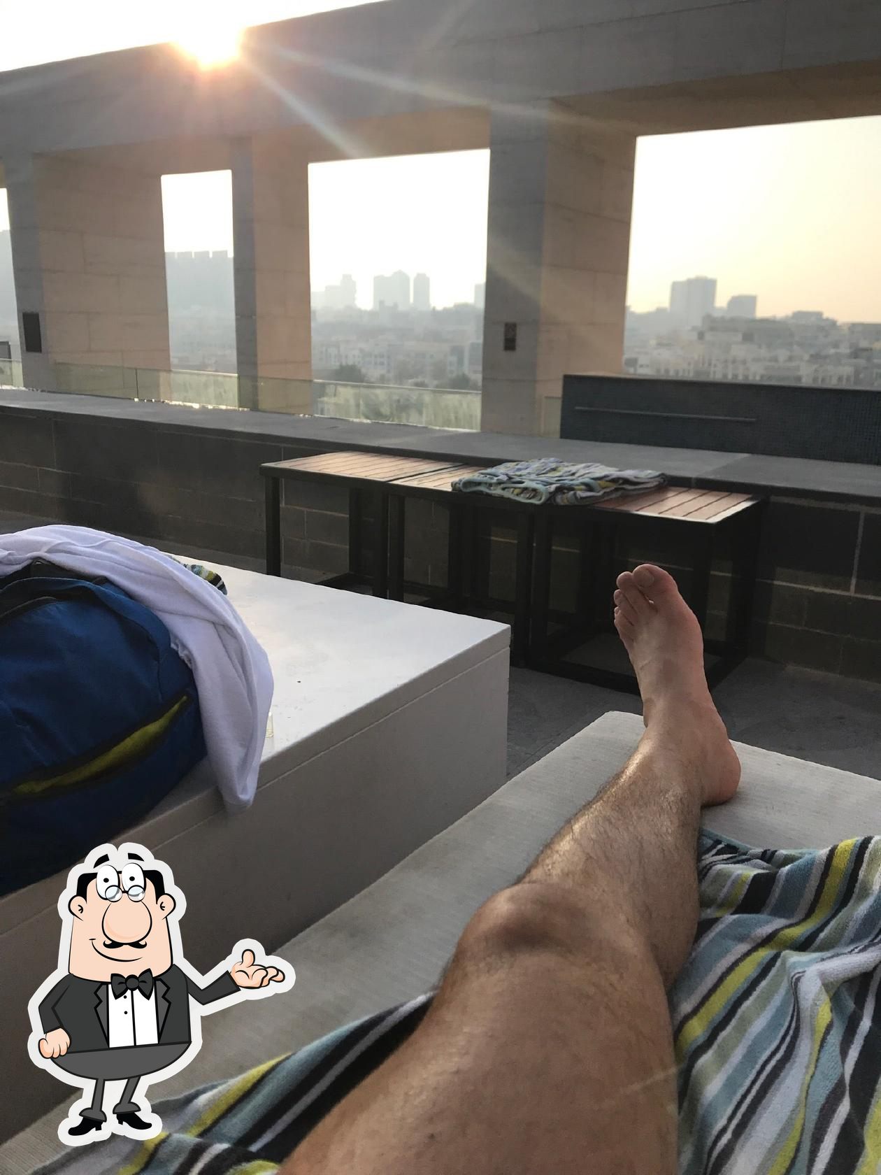 SOL Rooftop Bar & Pool, Dubai - Restaurant menu, prices and reviews