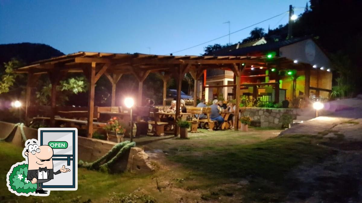 Beach Bar Capitano, Baćina - Restaurant reviews