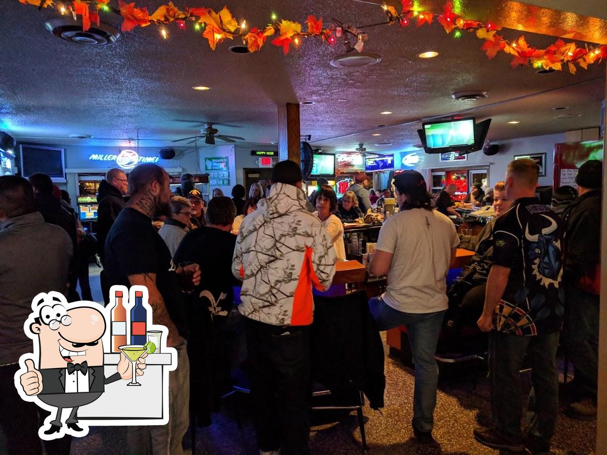 Van's Bar in Manitowoc - Restaurant reviews