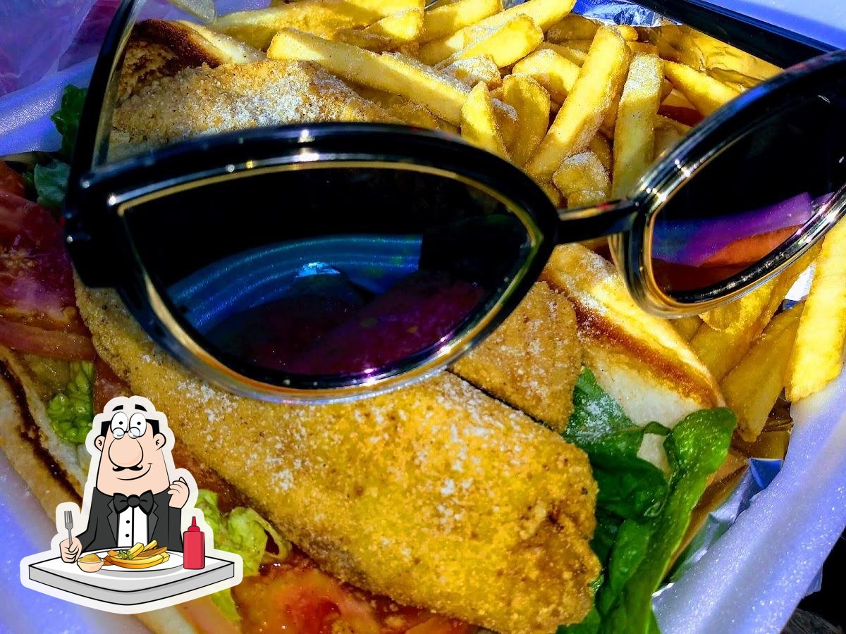 Snappers Fish & Chicken, 8995 NW 7th Ave in Miami - Restaurant reviews
