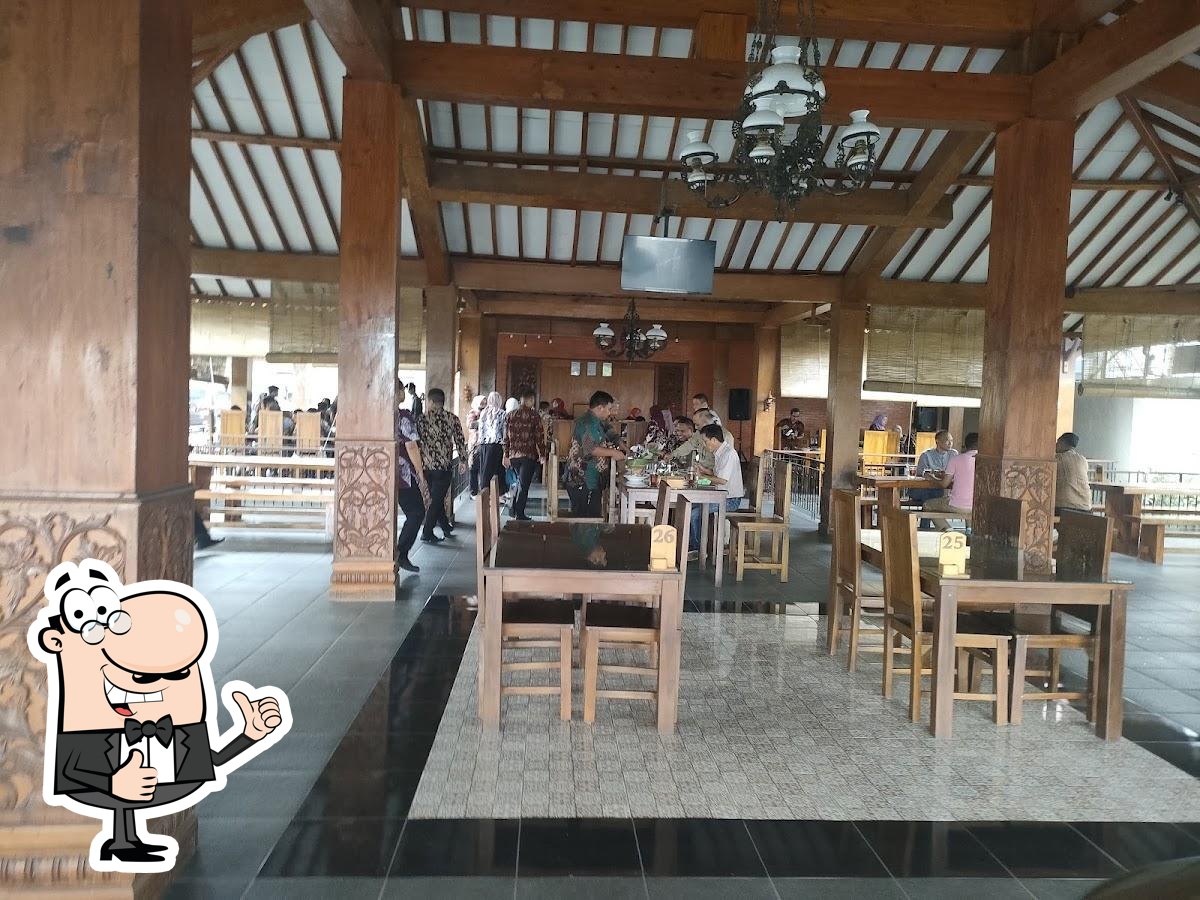 Resto King Raos restaurant, Sukabumi, Jl. Lkr. Sel. - Restaurant menu ...