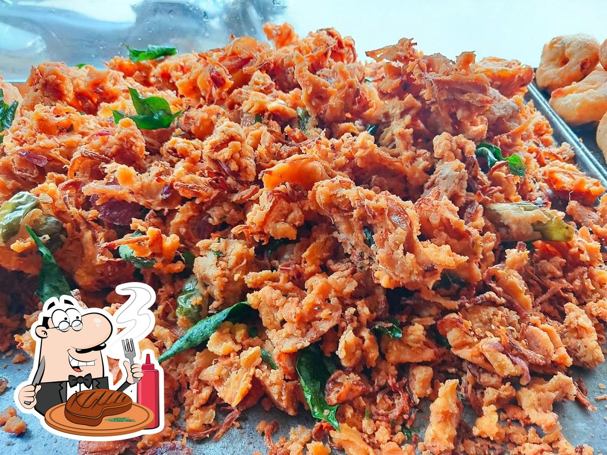 Sri Ragavendra Sweets Stall - Famous Red / Green Samosa, Puducherry ...