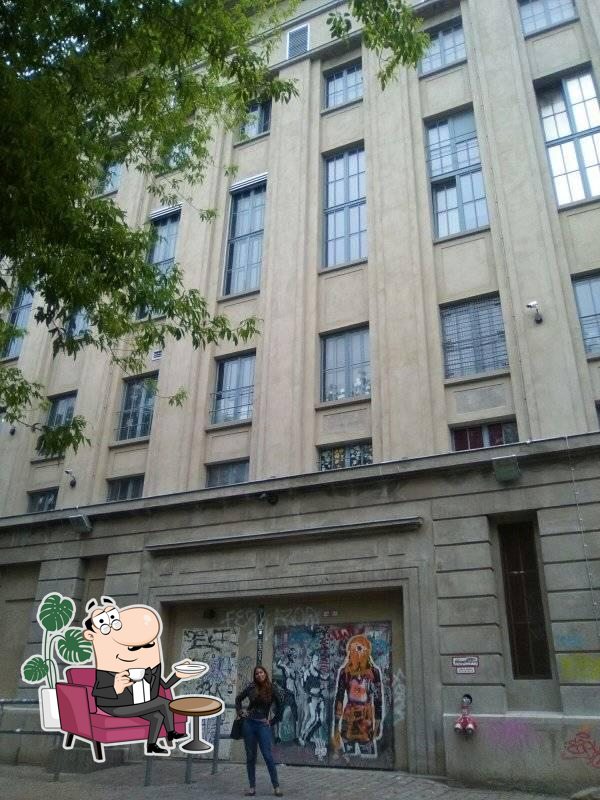 Berghain | Panorama Bar | Säule, Berlin - Speisekarte, Preise und ...