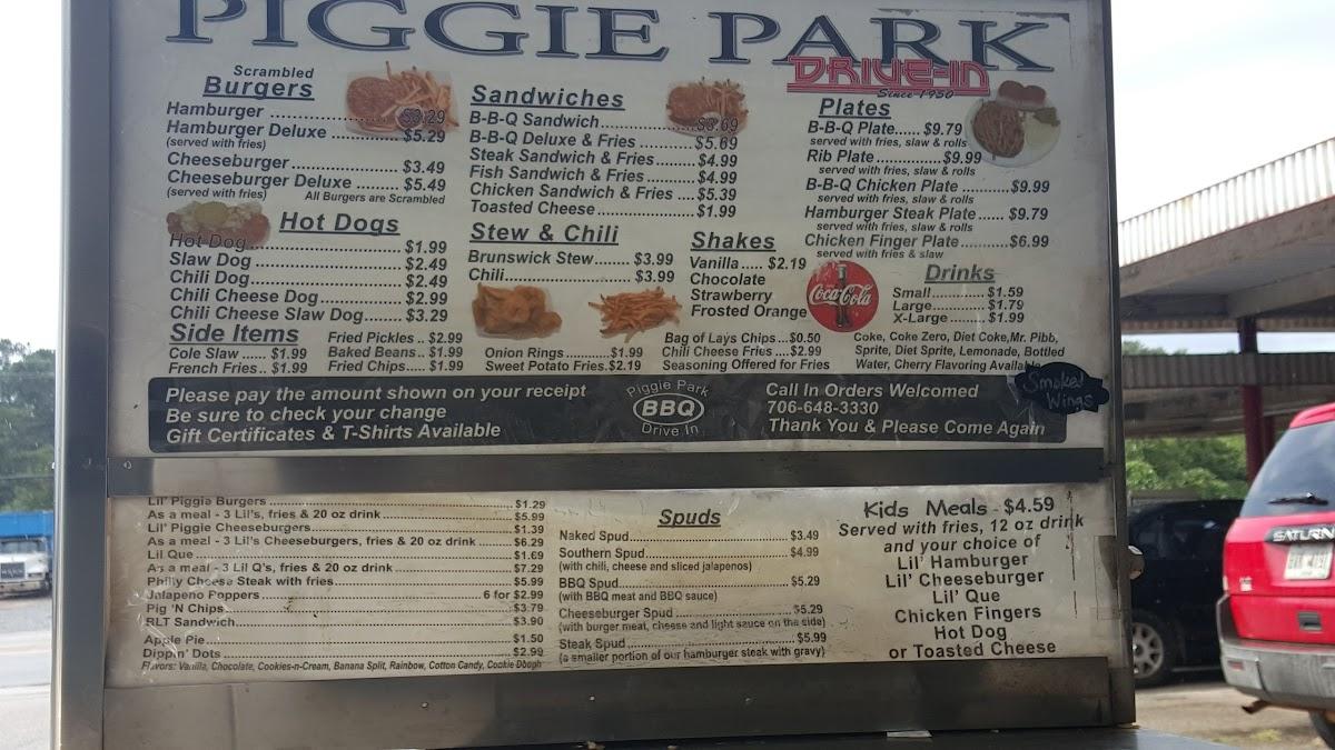 Menu at Piggie Park fast food, Thomaston, US-19
