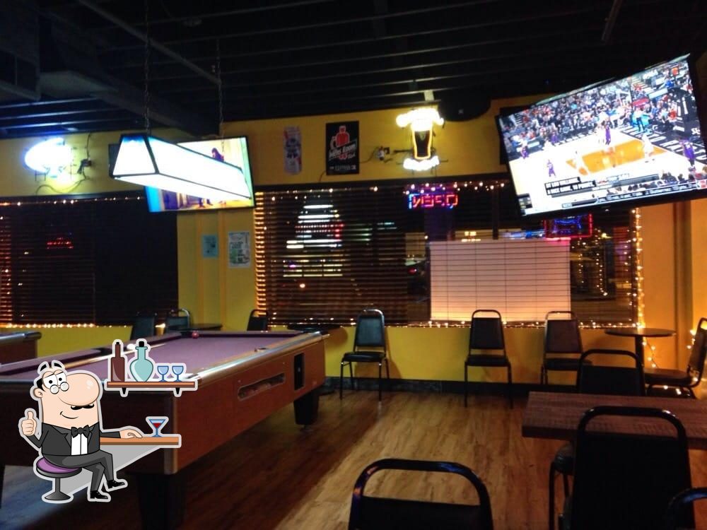 The Dog House Bar and Grill in Seattle - Restaurant menu and reviews