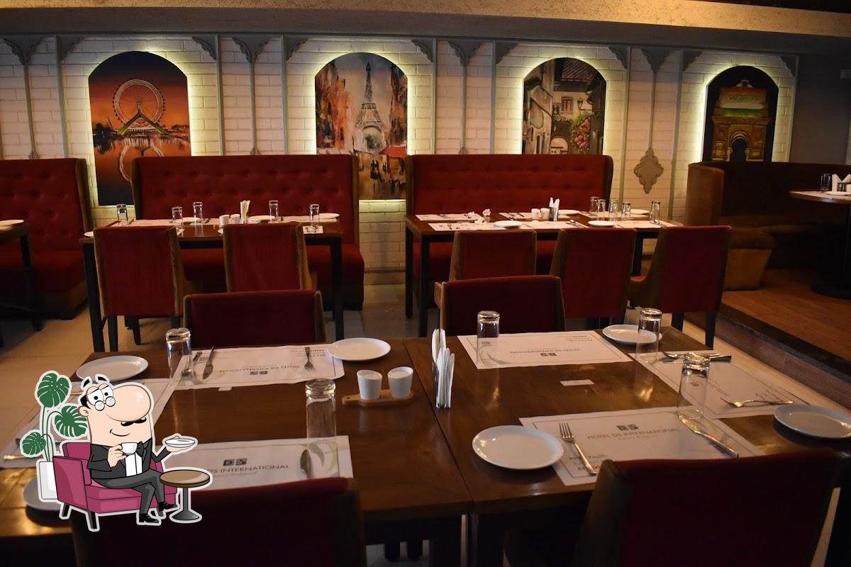 RITZY (BAR & RESTAURANT) & ATMOS (ROOFTOP RESTAURANT), Jamshedpur ...