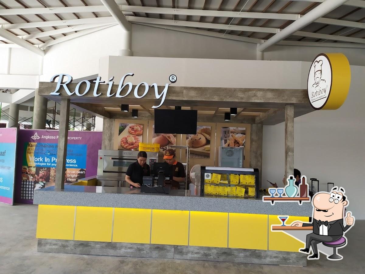 Roti Boy, Jimbaran, +8G9 - Restaurant menu and reviews