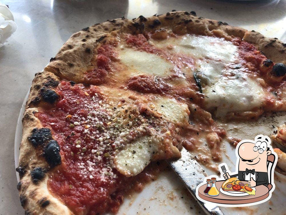 Red Tomato Pizza in East Norwich - Restaurant menu and reviews