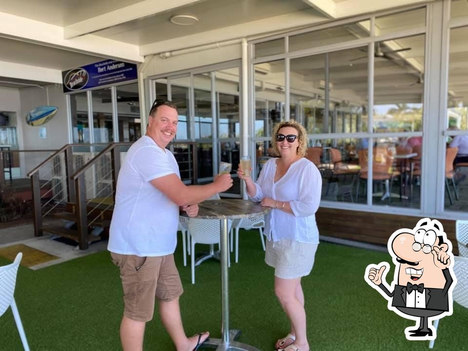 Caloundra Power Boat Club in Golden Beach - Restaurant menu and reviews