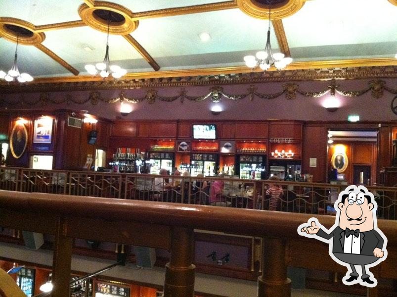 The Moon Under Water - JD Wetherspoon in Manchester - Restaurant menu ...