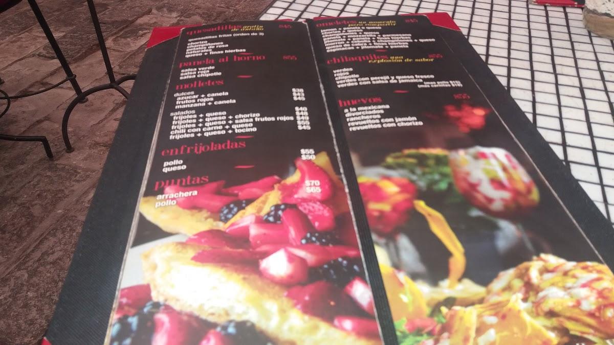 Menu at La Mata Tinta cafeteria, Tlaquepaque, C. Juárez 145-interior 13