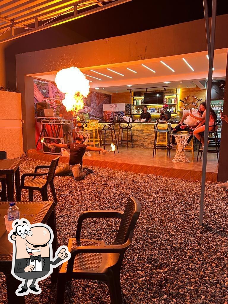Zone Eat Food Park restaurant, Santo Domingo - Restaurant reviews