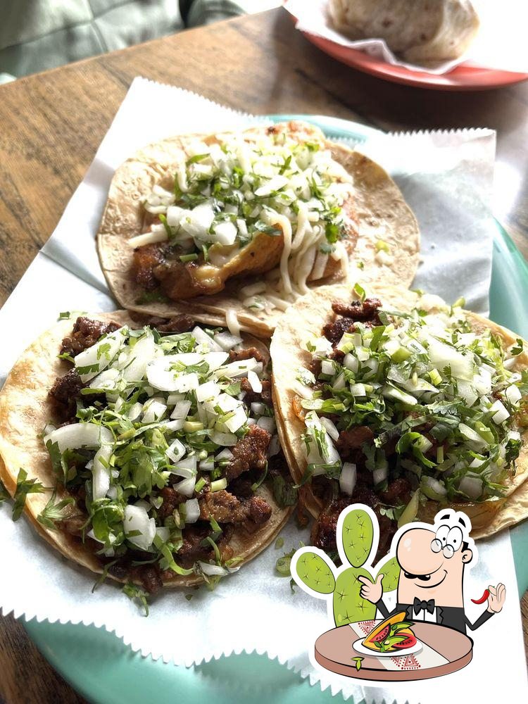 Martinez Supermarket in Chicago - Restaurant menu and reviews