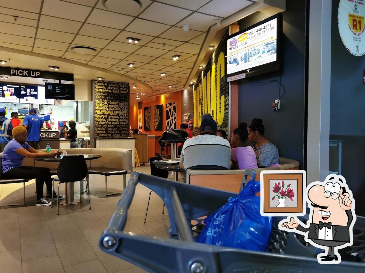 McDonald's Loch Logan restaurant, Bloemfontein, Loch Logan Waterfront ...