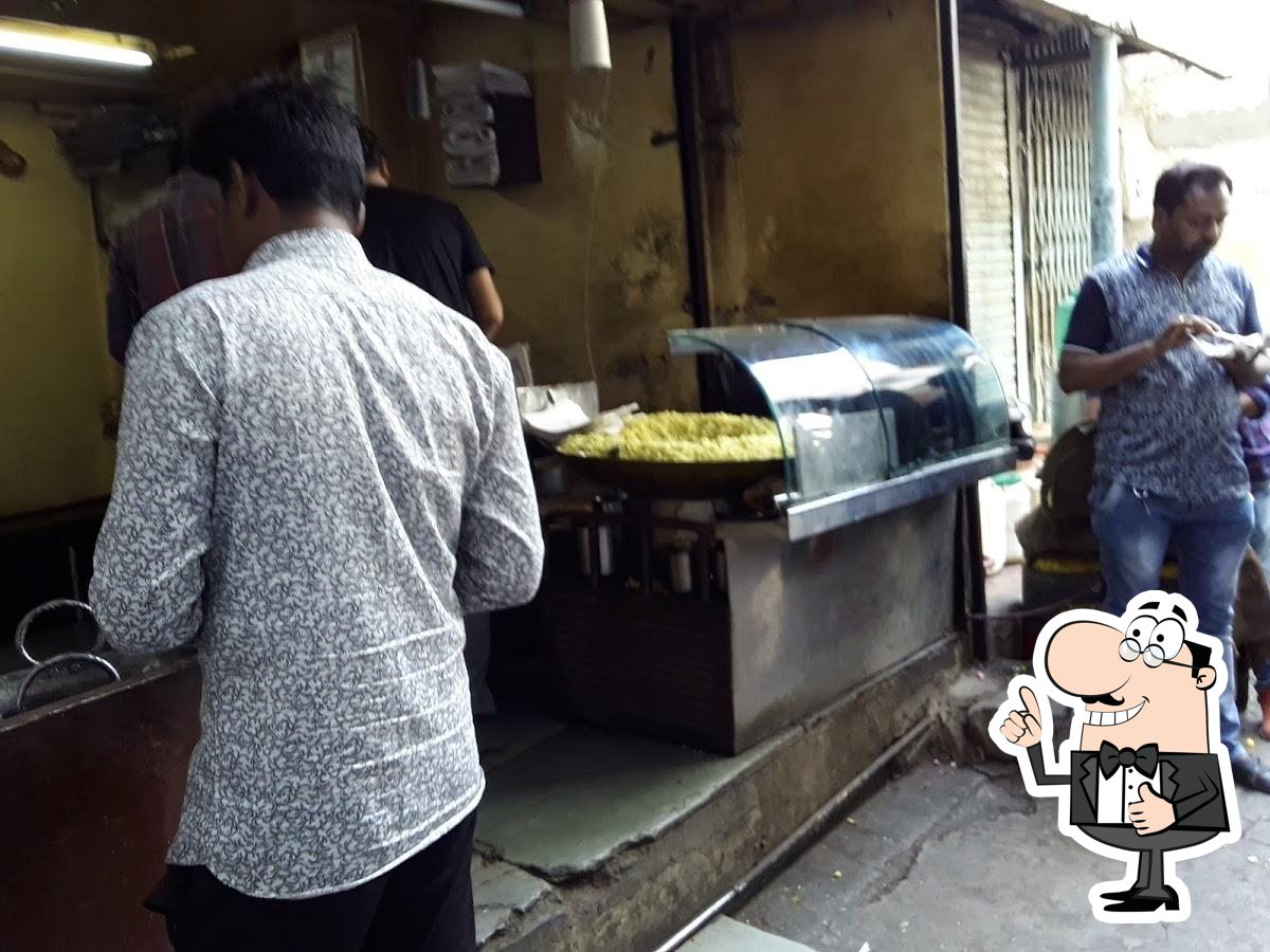 Guru Sweets Sagar And Namkeen (Poha, Jalebi, Samosa, Kachori, Aaloobada ...