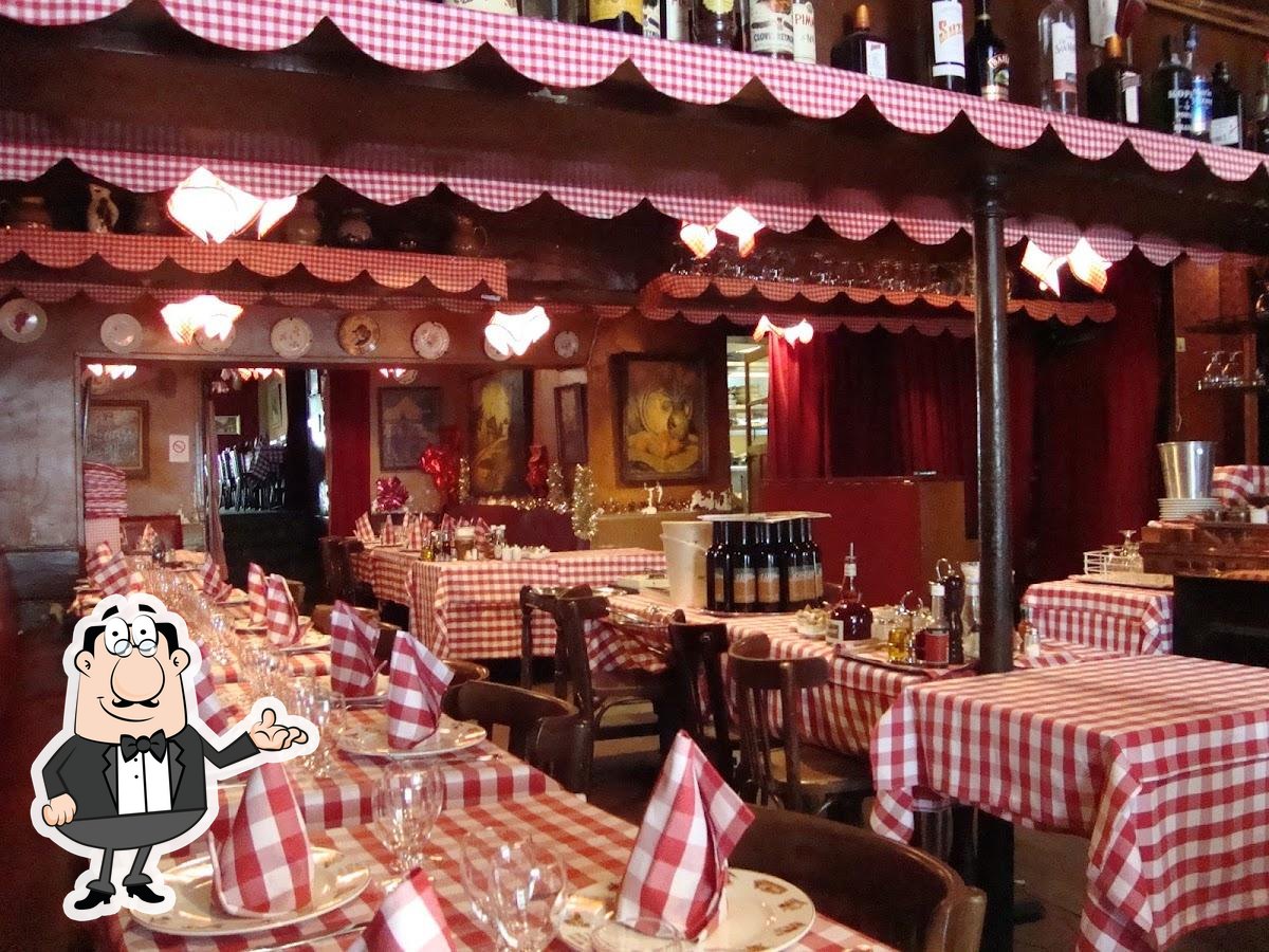La Mère Catherine(Macaroon) restaurant, Paris, 6 Pl. du Tertre ...
