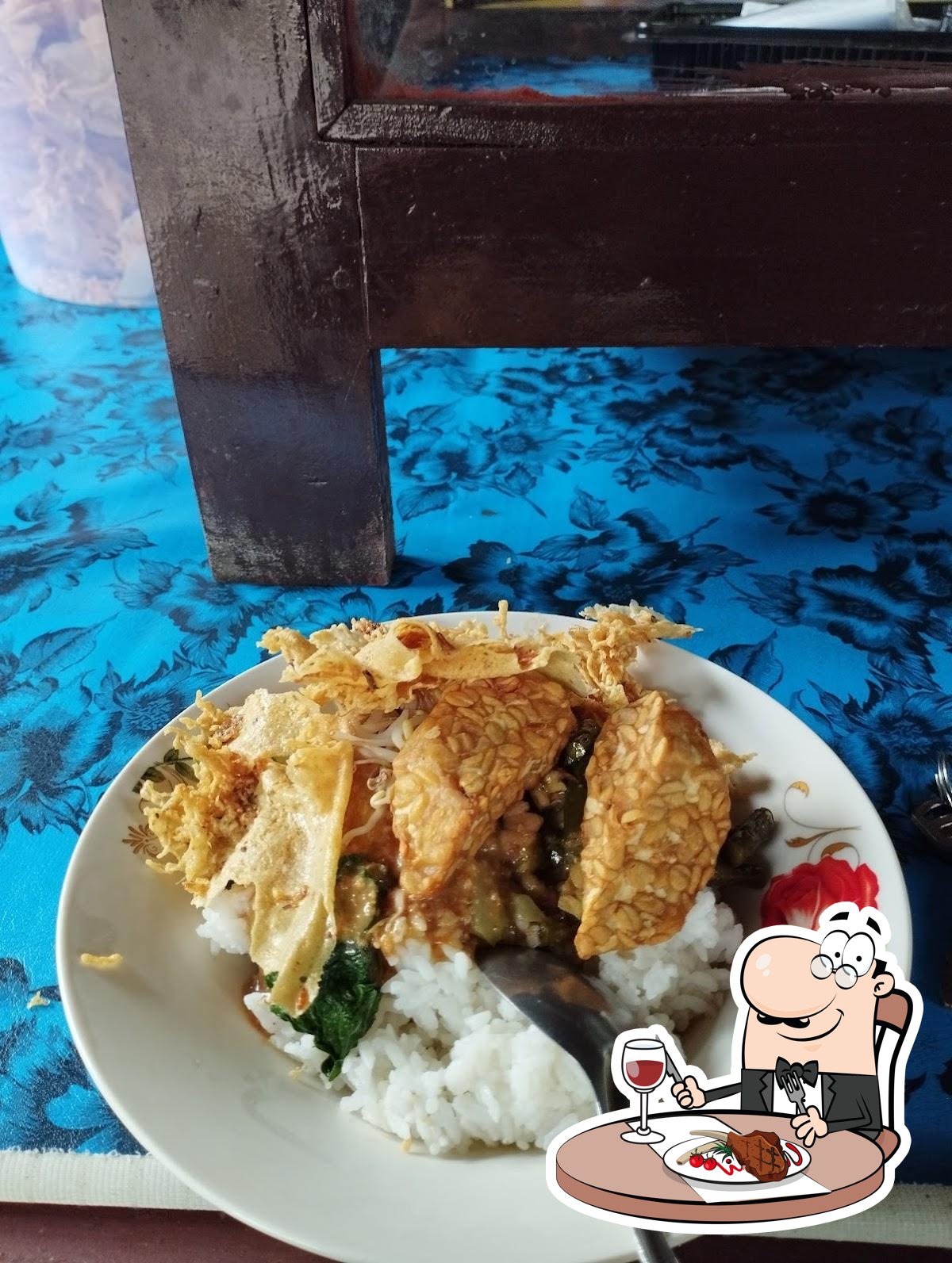 Sego pecel lek rumi restaurant, Genteng Wetan - Restaurant reviews