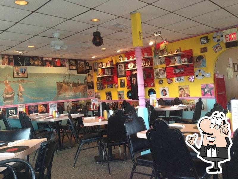 Michaels Rock N Roll Cafe in Ship Bottom