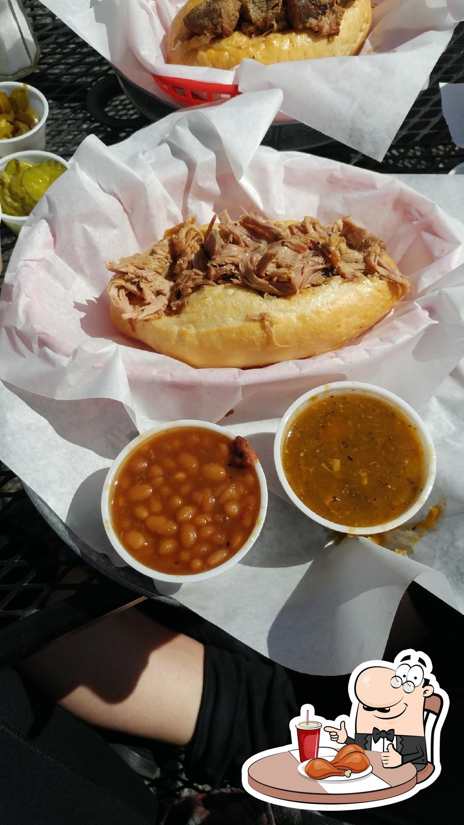 Piggin' Out Smokehouse in Lakewood - Restaurant menu and reviews