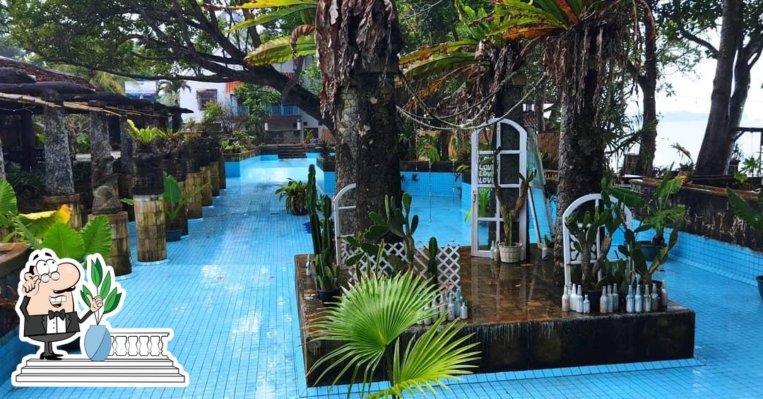 Pub y bar Pantai Pandan, Carita