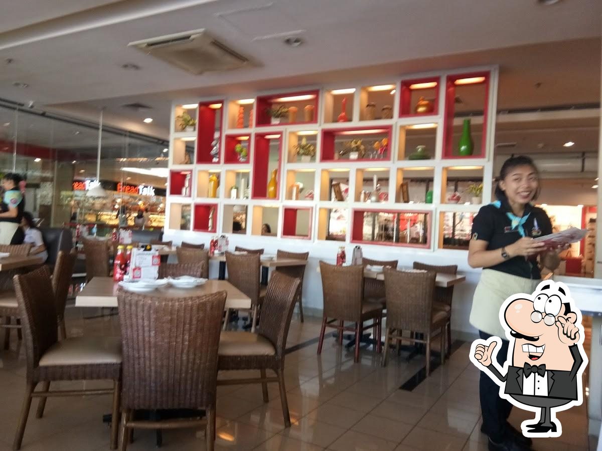 Pizza Hut Restoran - Manado Mega Mall restaurant, Manado - Restaurant ...