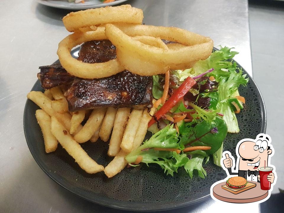 Dodges Ferry Hotel in Dodges Ferry - Restaurant reviews