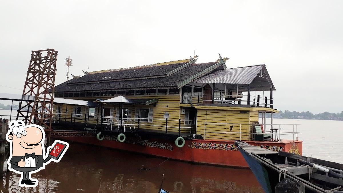 Café Kafe Terapung, Central Selat - Opiniones del restaurante