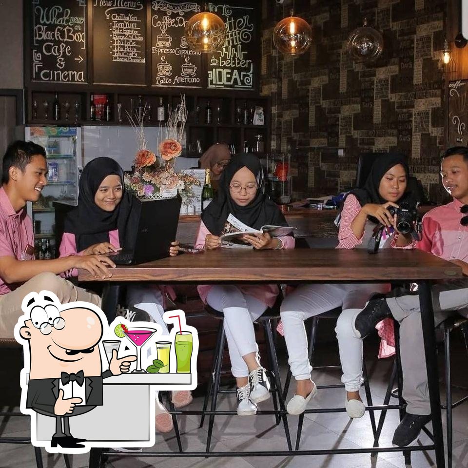 BLACKBOX MOVIE CAFE, Genteng Wetan - Restaurant reviews