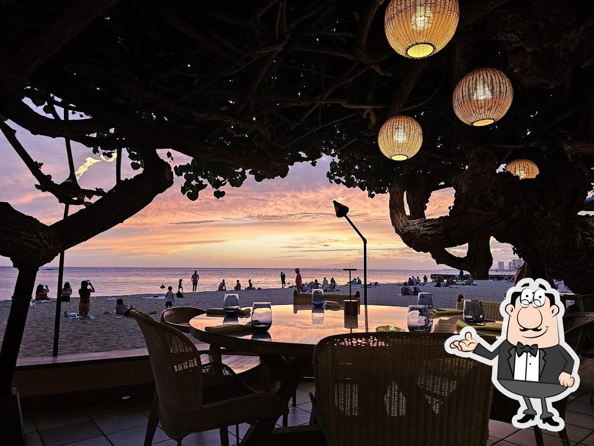 Hau Tree, Honolulu - Restaurant menu, prices and reviews