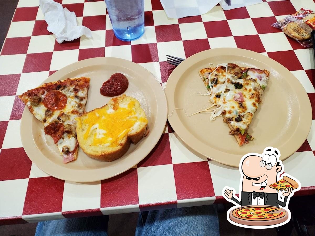 Denelies Pizza, 401 River St in Spooner - Restaurant menu and reviews
