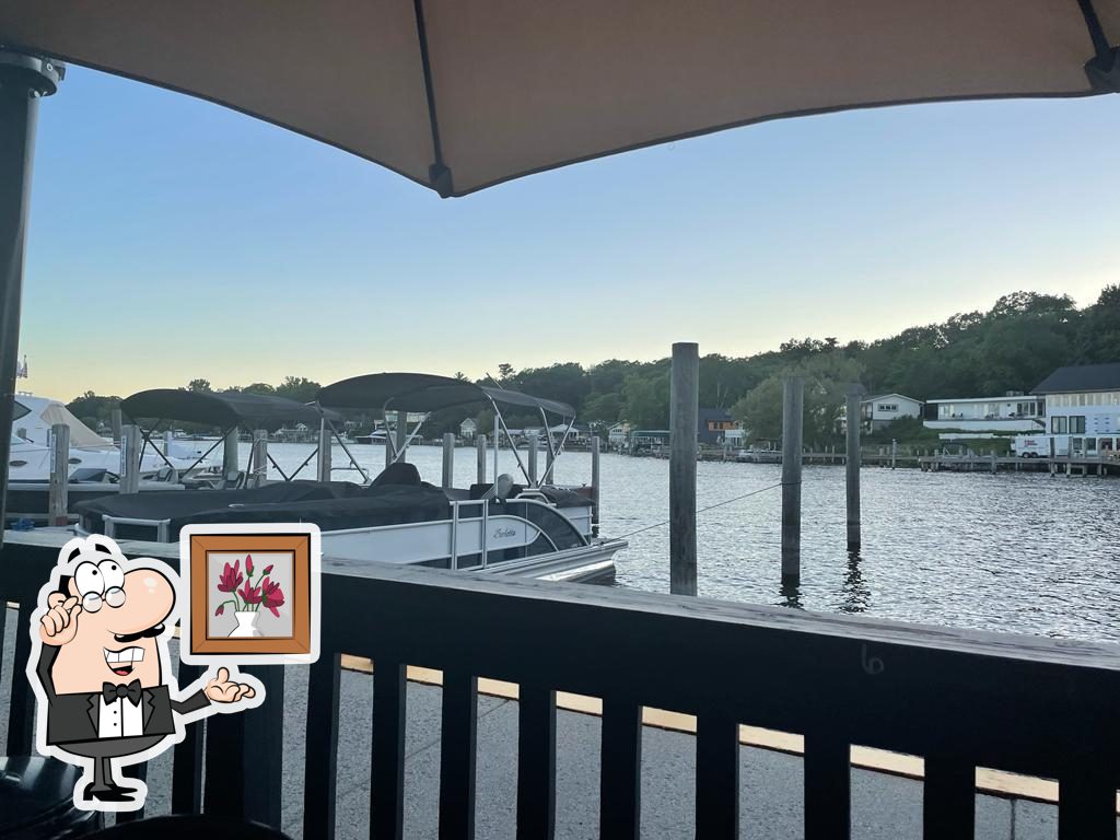 Mermaid Bar & Grill, Saugatuck - Restaurant menu, prices and reviews