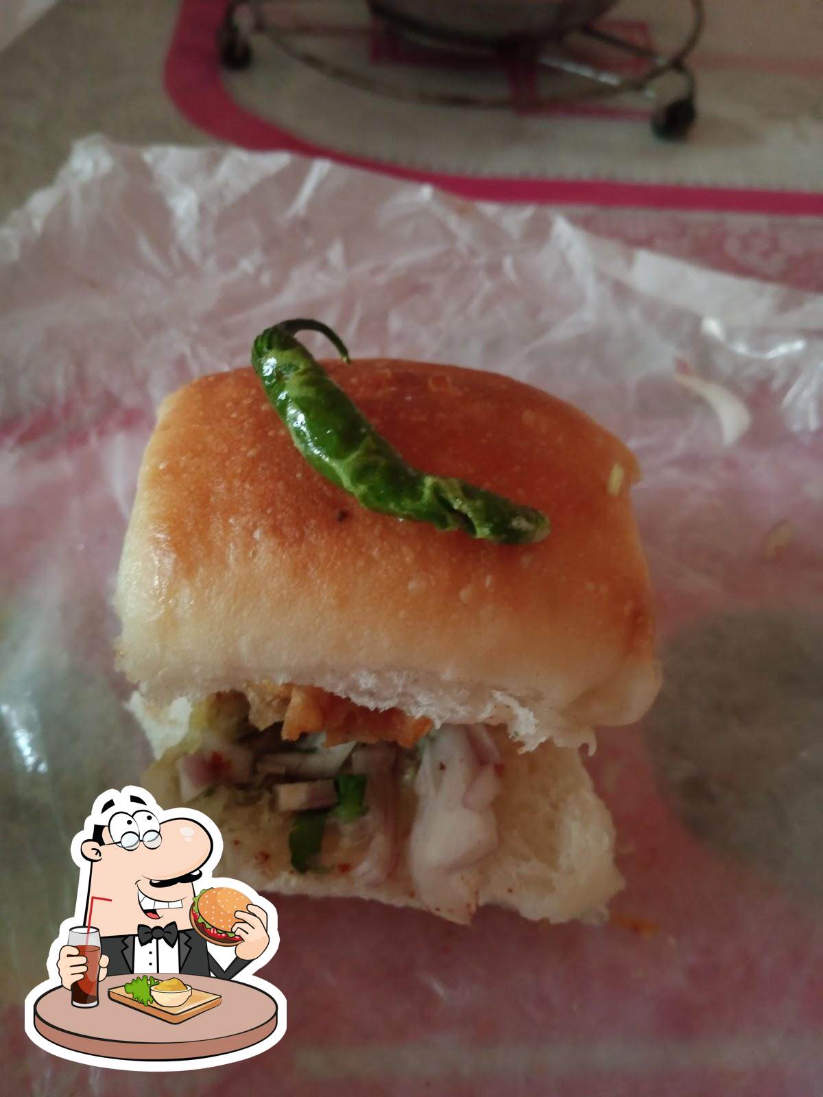 Famous Vada Pav, Vapi, Shop no 8 - Restaurant reviews