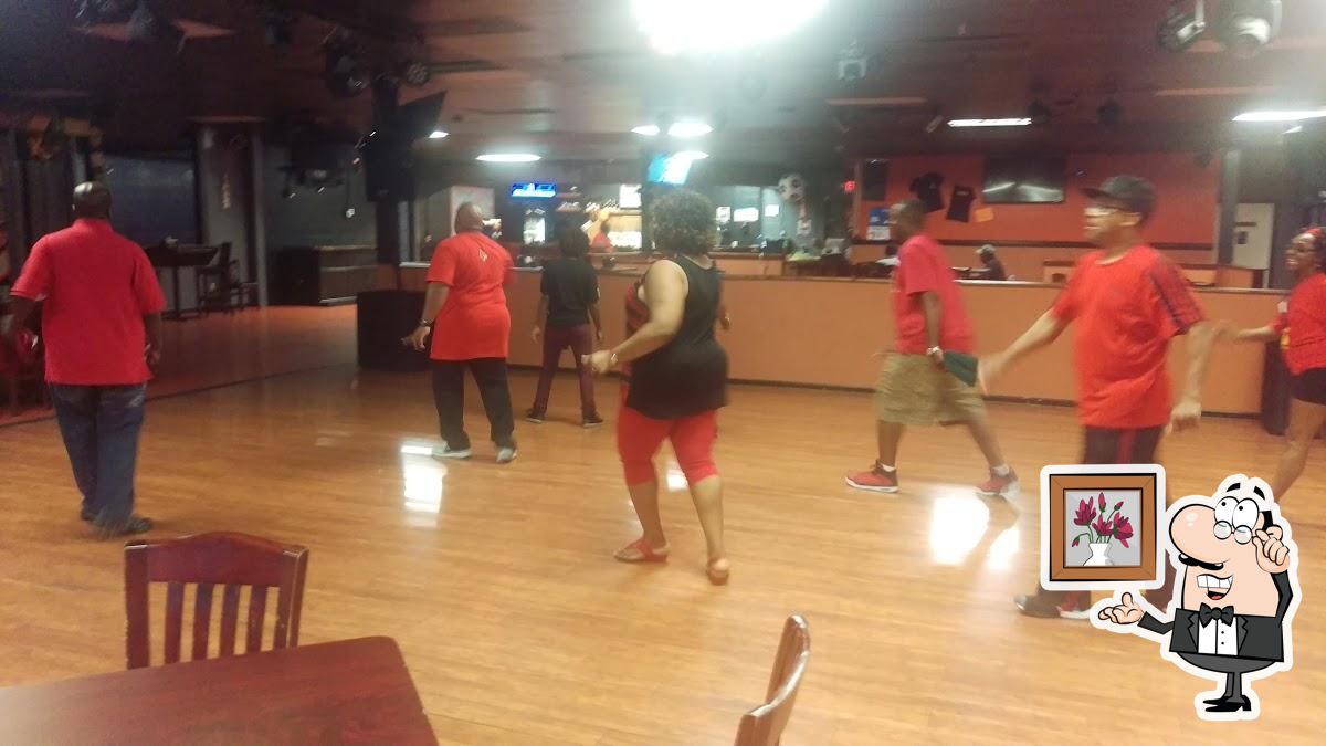 Krush Restaurant Lounge & Billiards in Louisville - Restaurant menu and ...