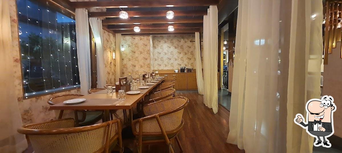 Moti Mahal Delux - Hazratganj, Lucknow - Restaurant reviews