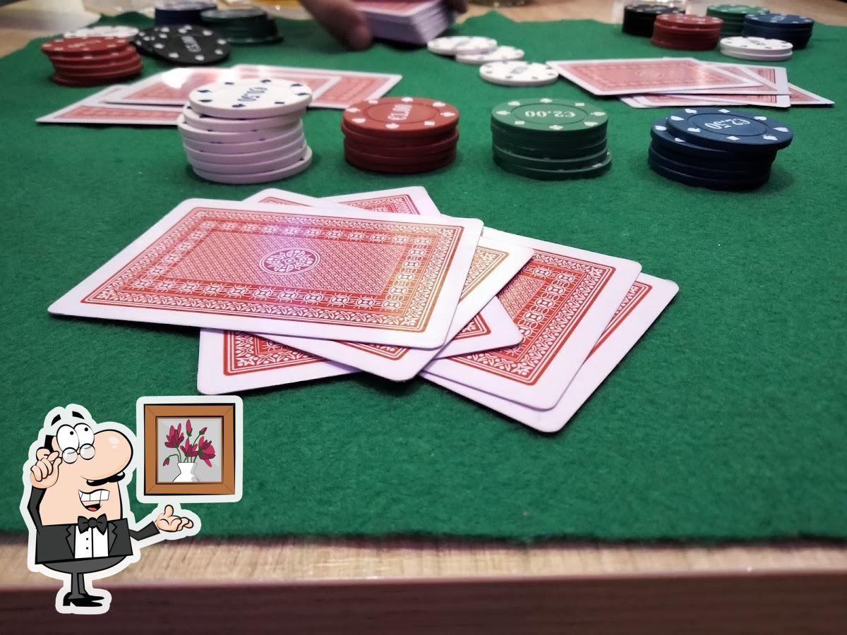 Six Board Game Cafe, Madrid - Restaurant menu, prices and reviews