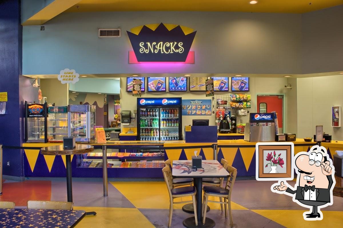 Tukwila Family Fun Center & Bullwinkle's Restaurant, Tukwila ...