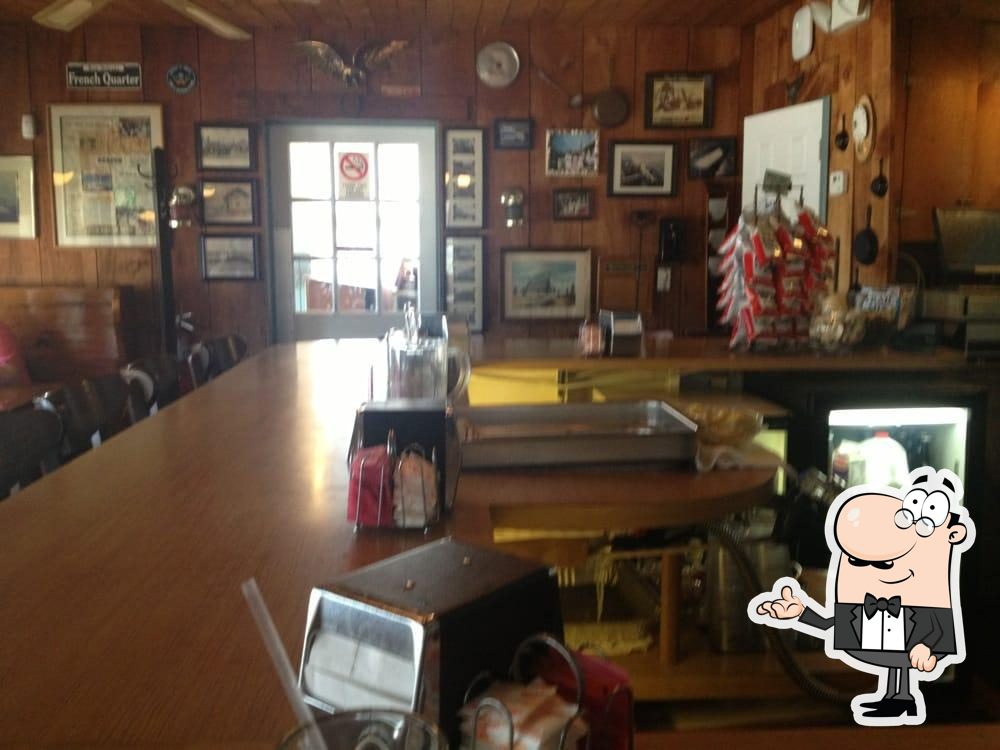 Chowder Bar, Bay Shore - Restaurant menu, prices and reviews