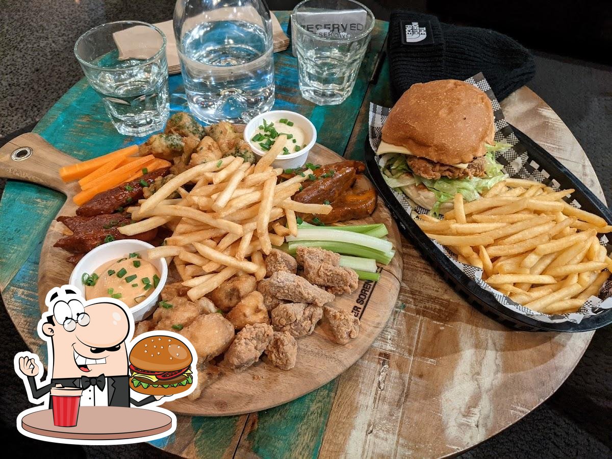 The Mayfair Bar in Sandy Bay - Restaurant reviews