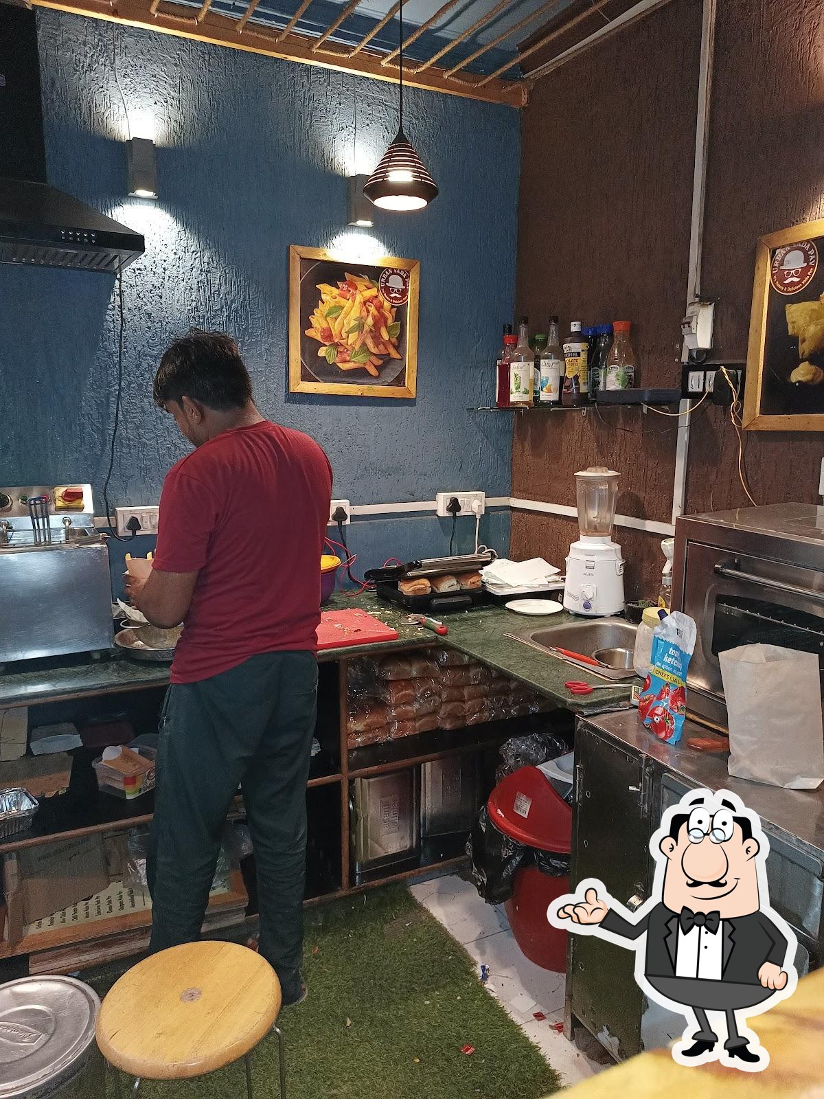 UNIQUE VADA PAV, Agra, 6W3X+2F5 - Restaurant reviews