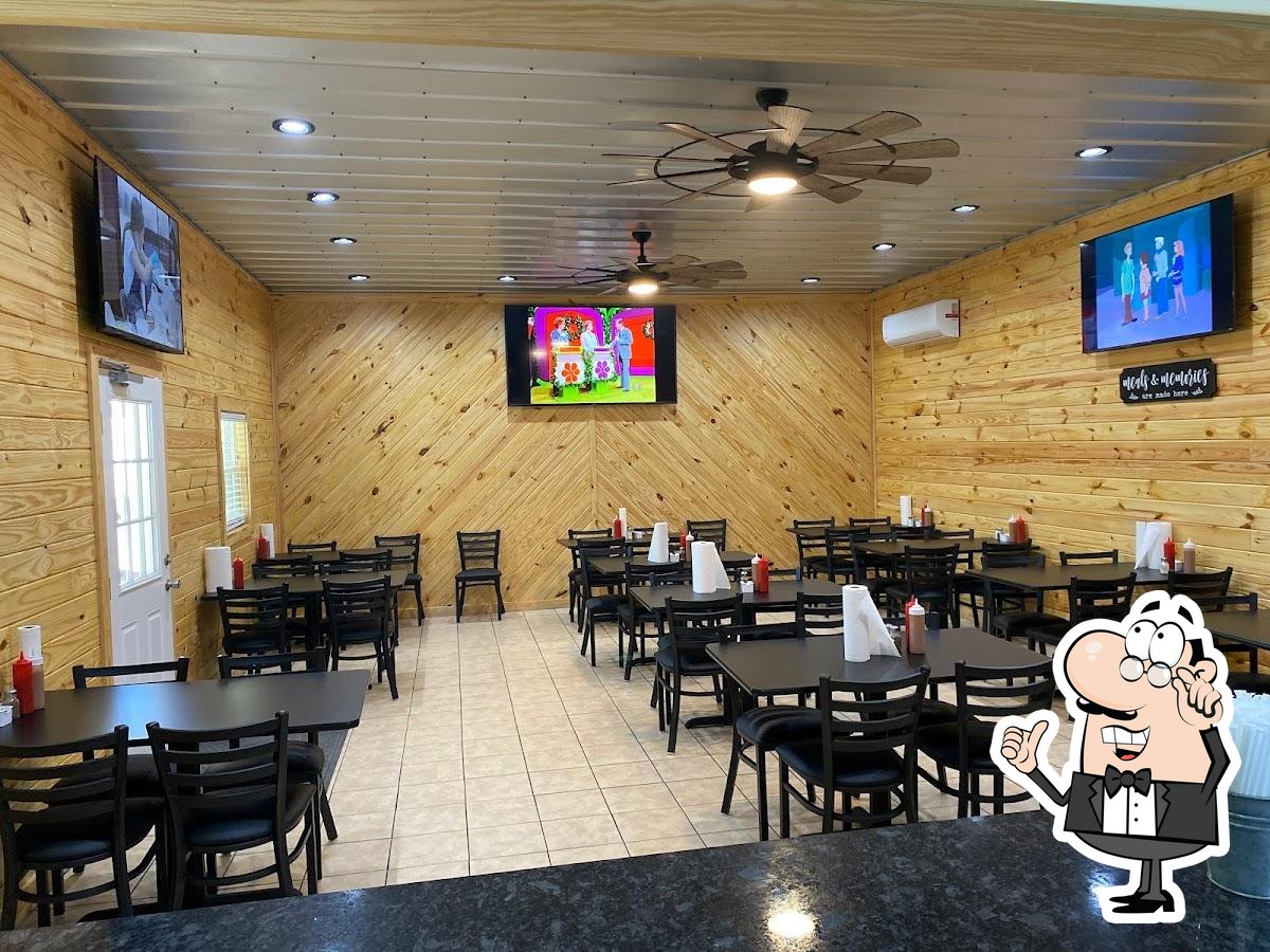 Vann's Bar B Q in Jesup - Restaurant menu and reviews