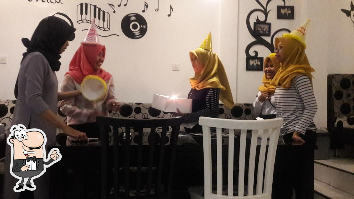 Restaurante Kafe and Resto Hitam Putih, Ternate - Opiniones del restaurante