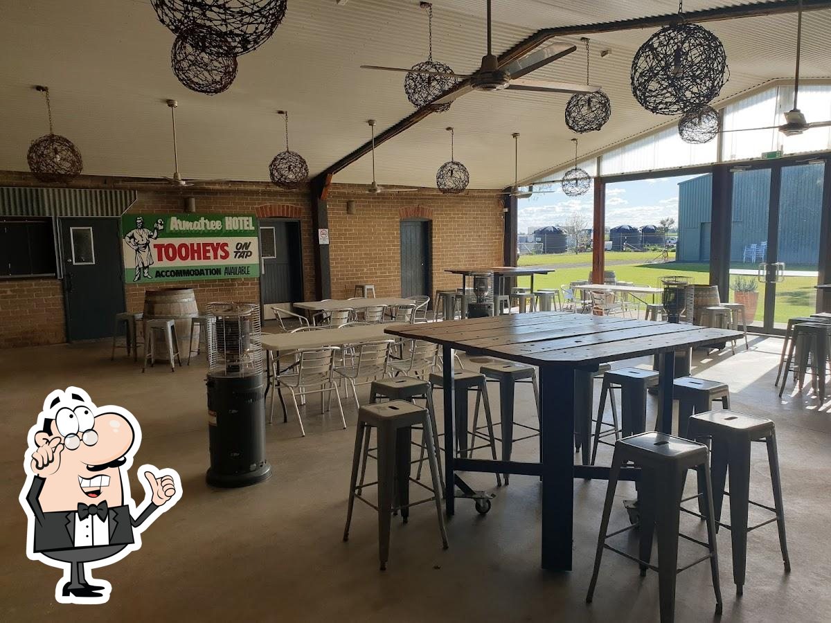 Armatree Hotel in Armatree - Restaurant reviews