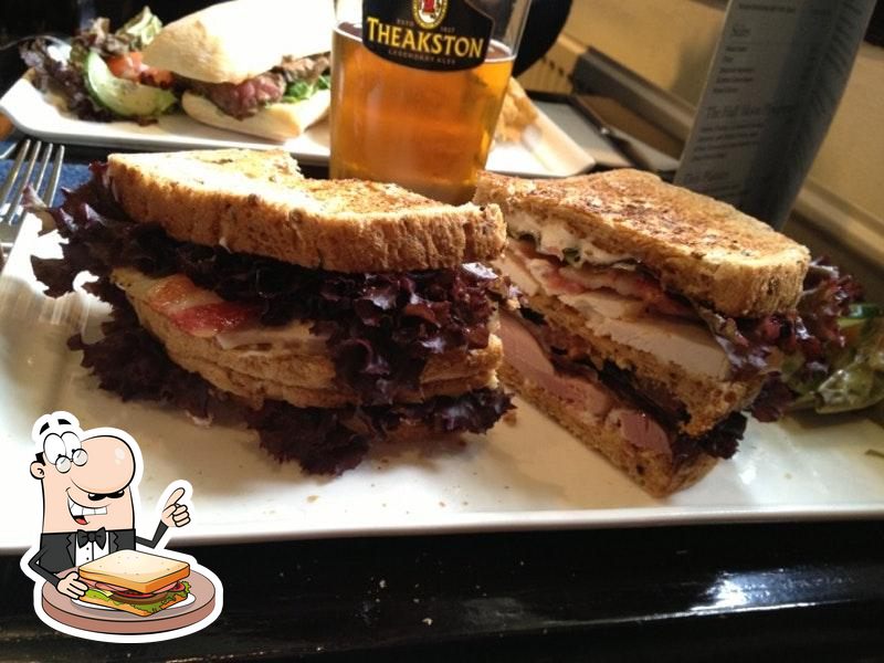 Pub y bar The Half Moon, Windlesham - Carta del restaurante y opiniones