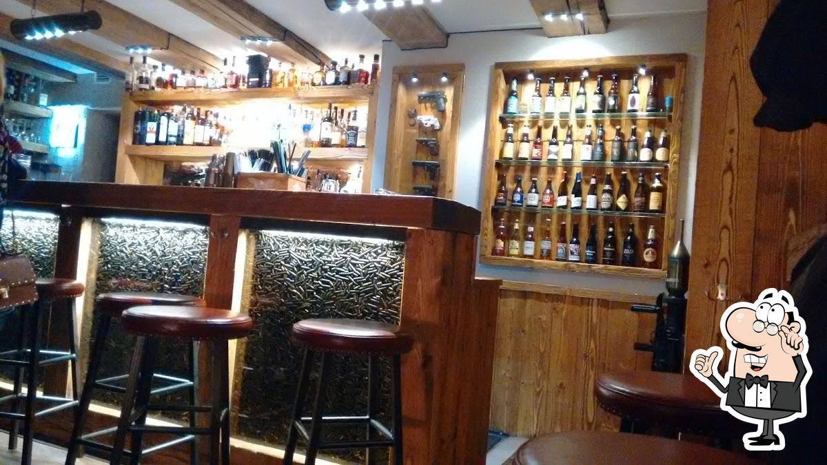 The Armoury Bar, Riga, Vecpilsētas iela 11 - Restaurant reviews
